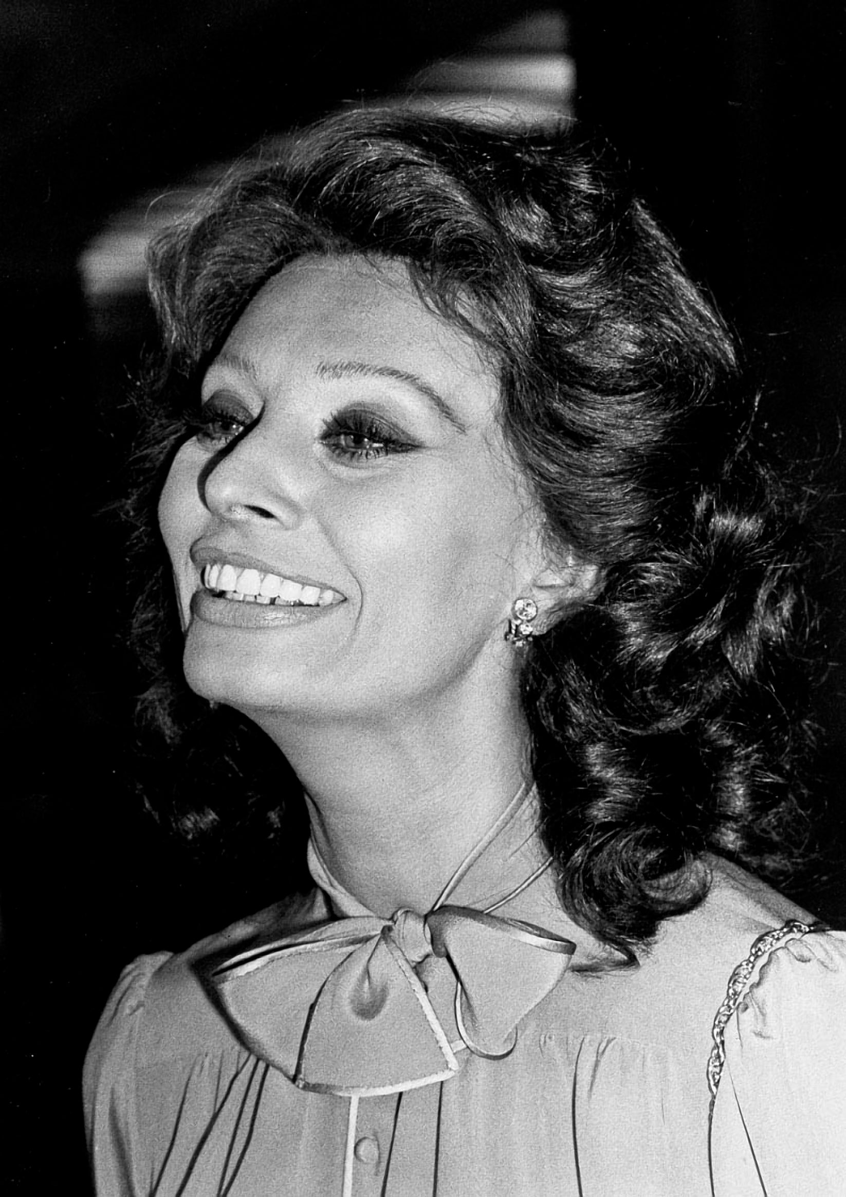 Sophia Loren Candid and Smiling - Limited Edition Print – Globe ...